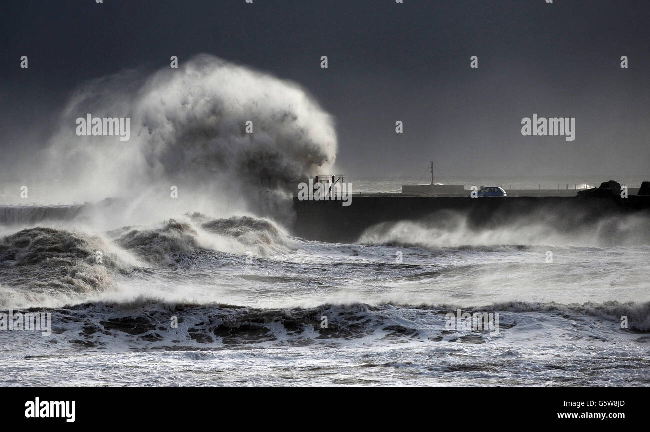Gale Force winds from the North make spectacular pictures at Seaham ...