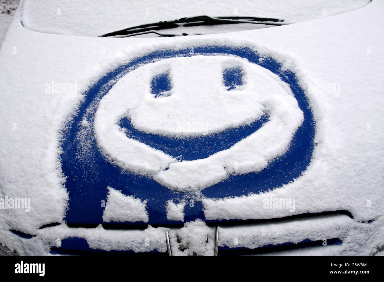 Smiley in snow hi-res stock photography and images - Alamy