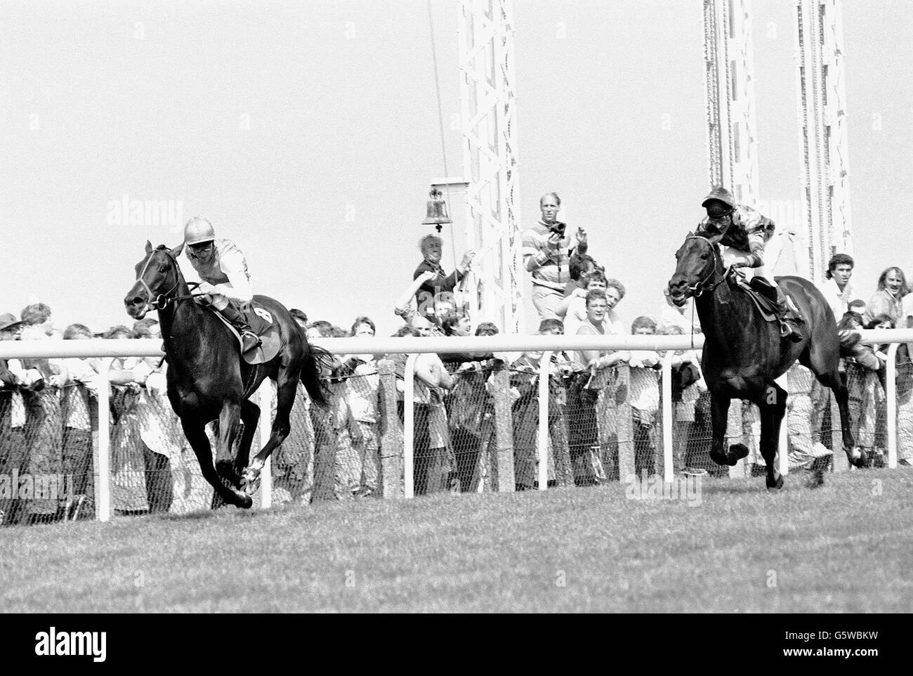 Dancing brave king george hi-res stock photography and images - Alamy