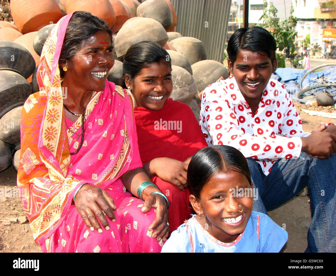 Poor Indian family Stock Photo - Alamy