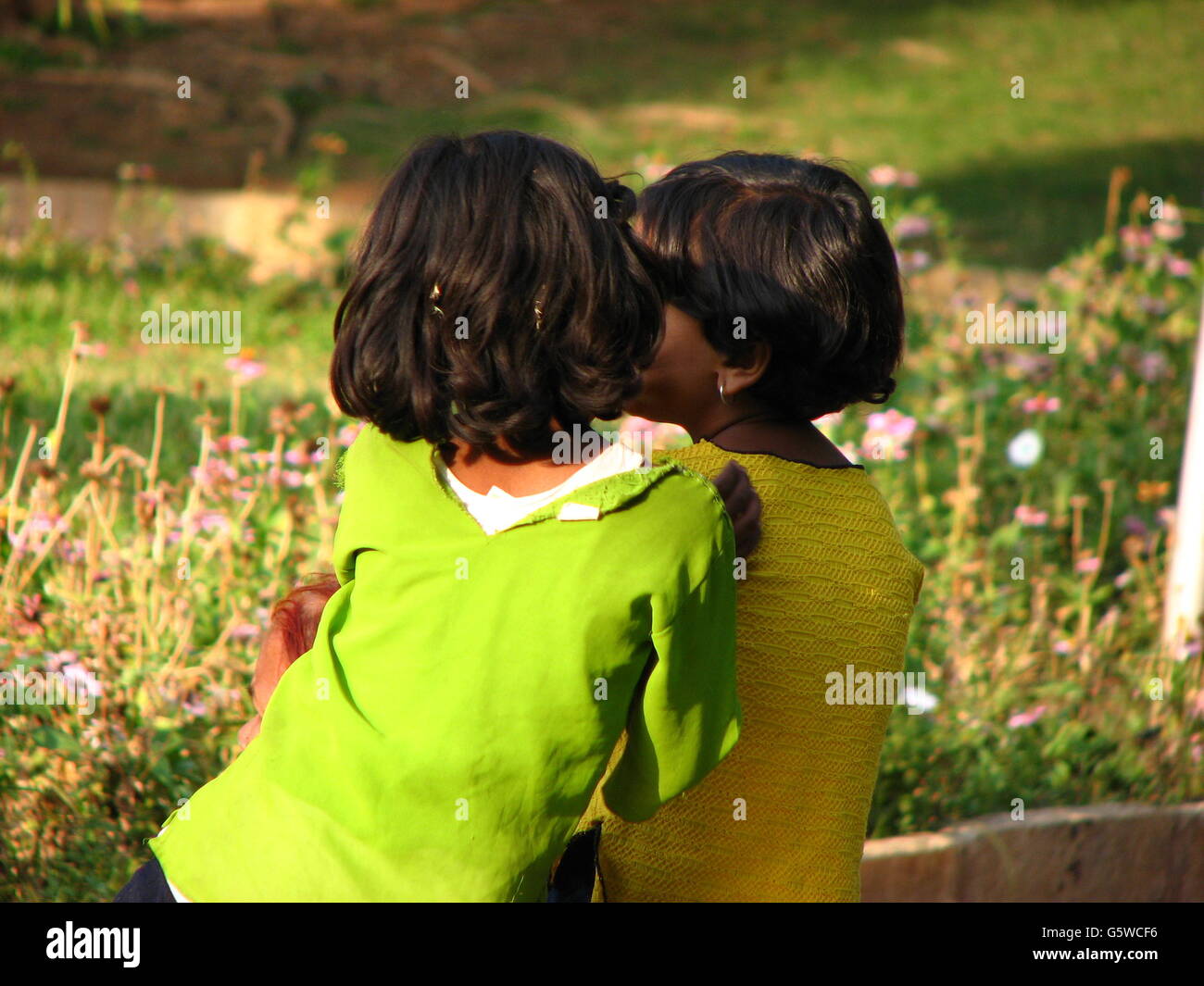 Sisters sharing secrets hi-res stock photography and images - Alamy