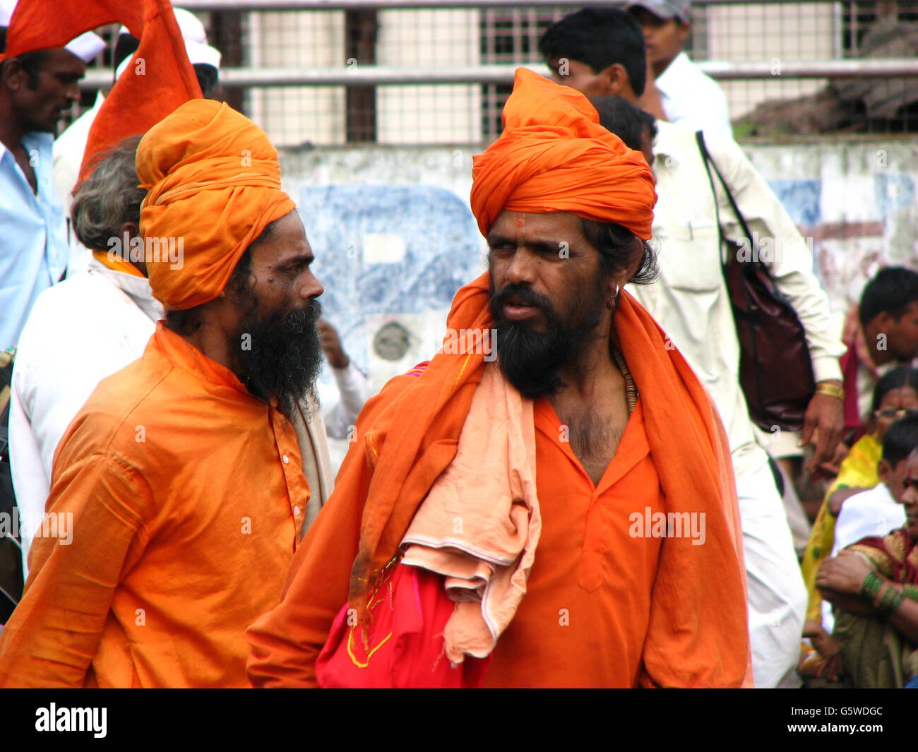 Hindu saints hi-res stock photography and images - Alamy