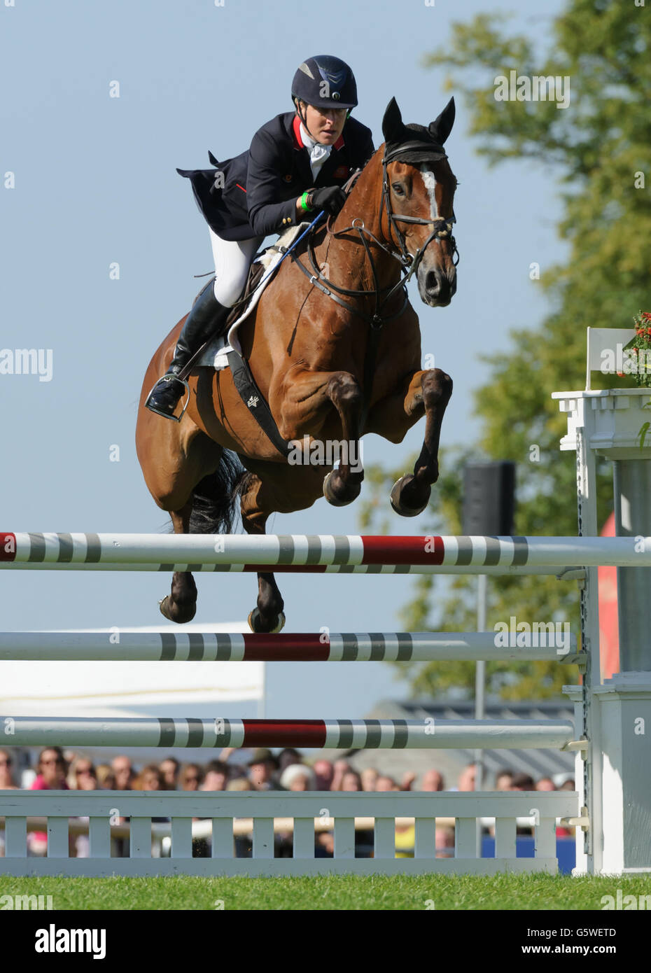 Tina Cook and STAR WITNESS - Show Jumping Phase - Land Rover Burghley ...
