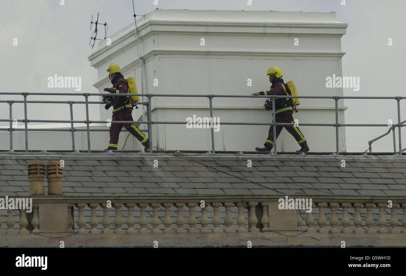 Fire at Buckingham Palace Stock Photo - Alamy