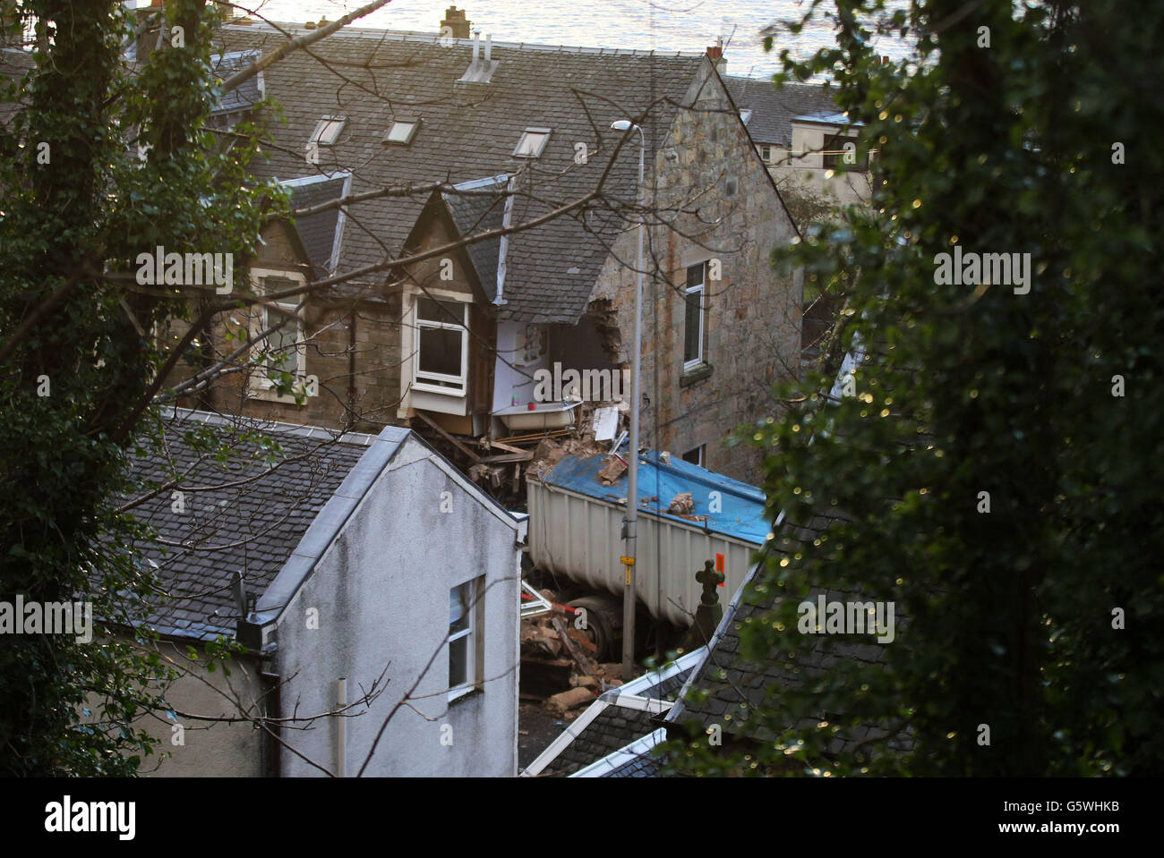 Lorry crashes into house hi-res stock photography and images - Alamy