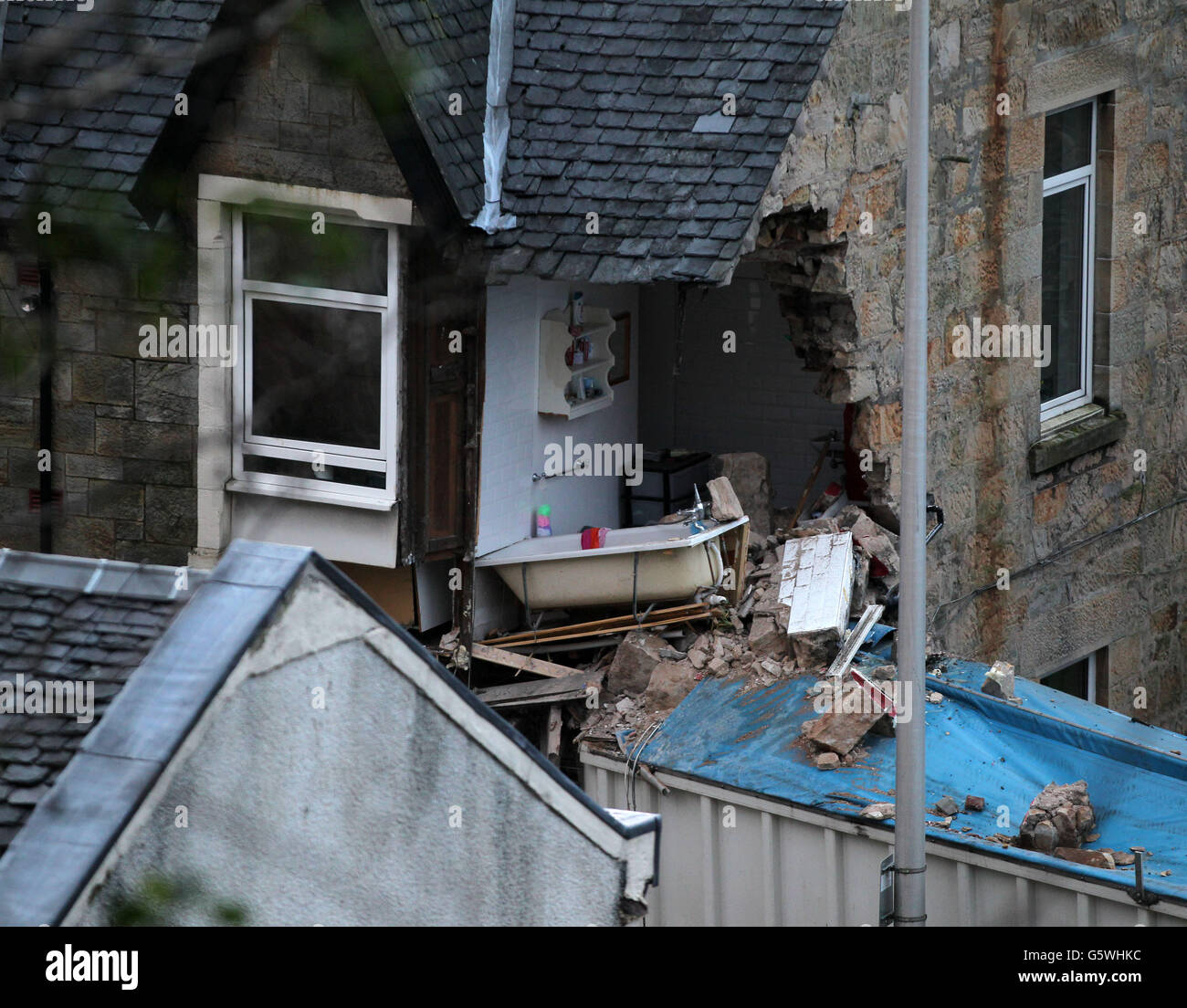Lorry crashes into house Stock Photo - Alamy