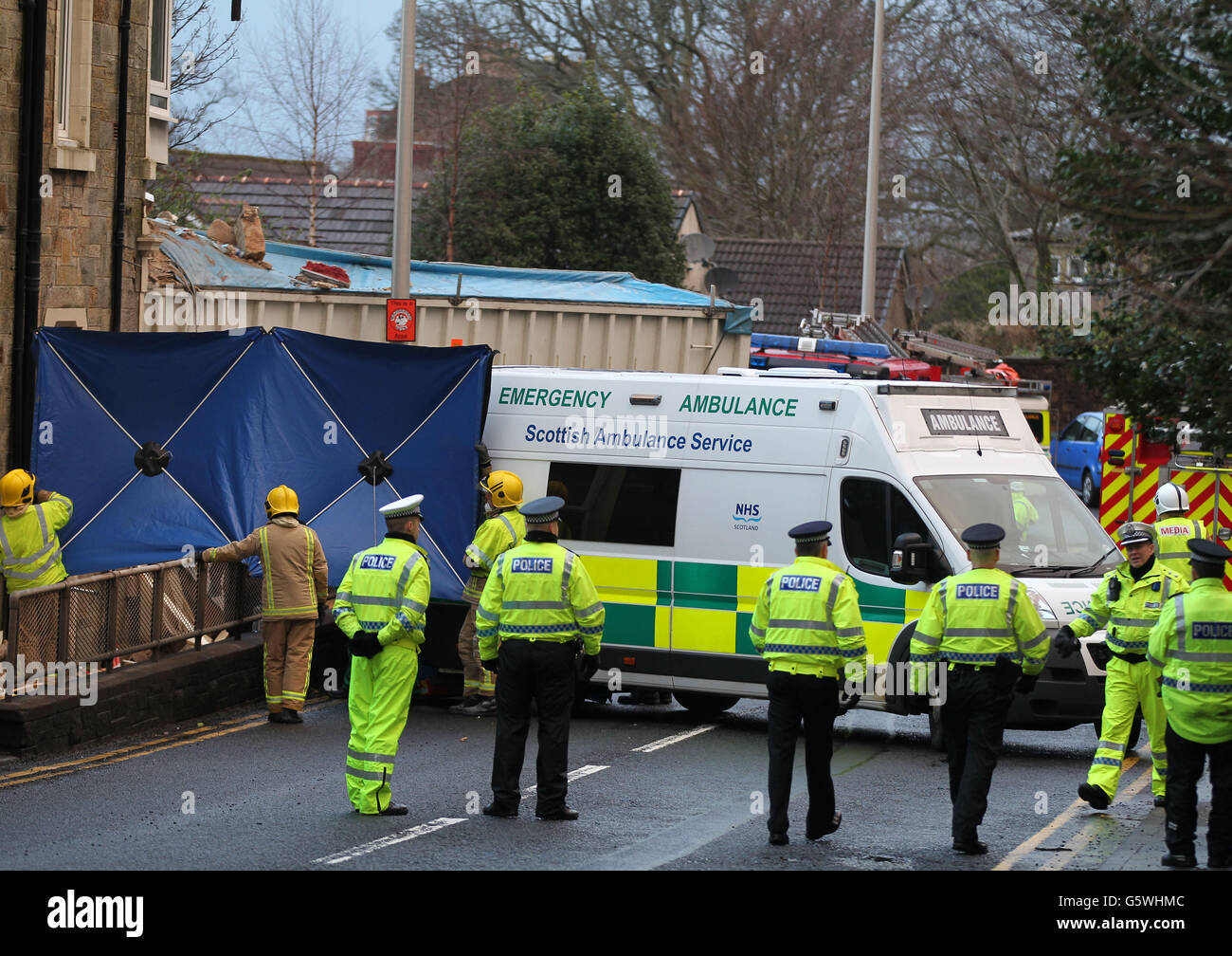 Lorry crashes into house Stock Photo - Alamy