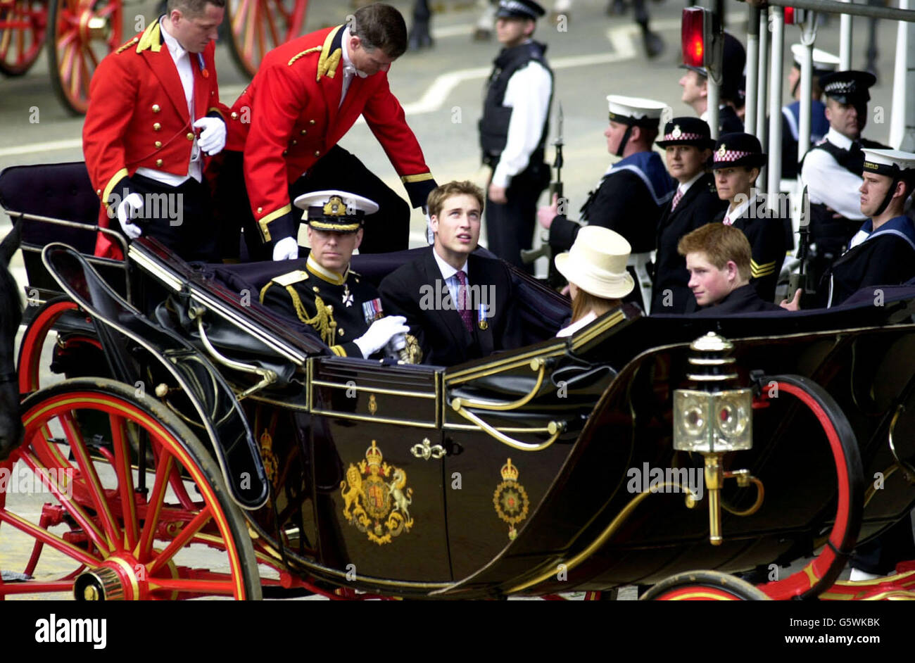 June 4 2002 queen elizabeth hi-res stock photography and images - Alamy