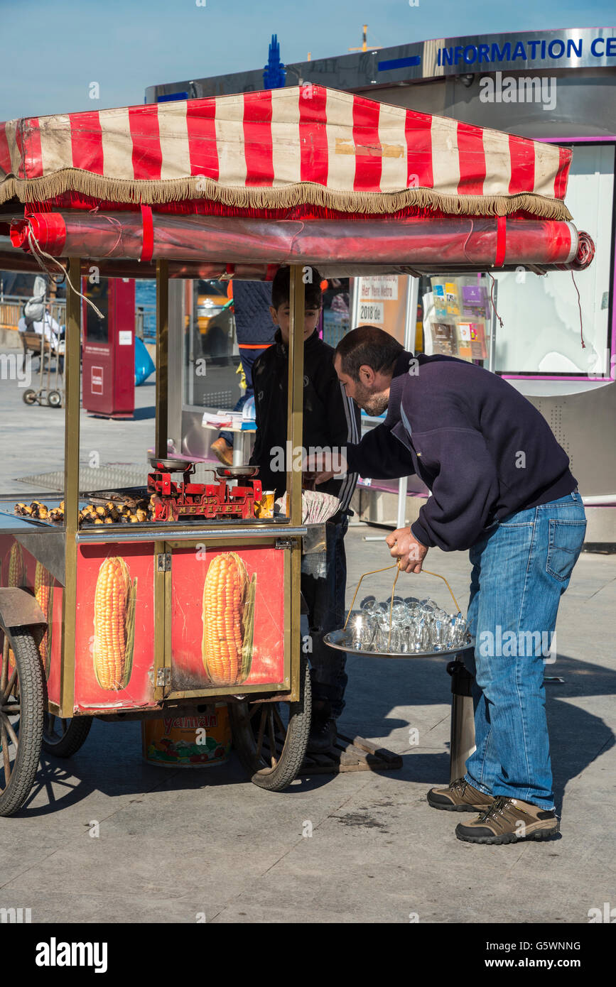 Street vendor istanbul hi-res stock photography and images - Alamy