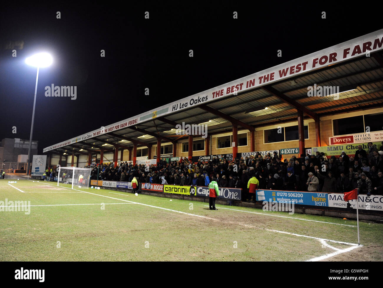 Crewe alexandra fans in the stands hi-res stock photography and images ...