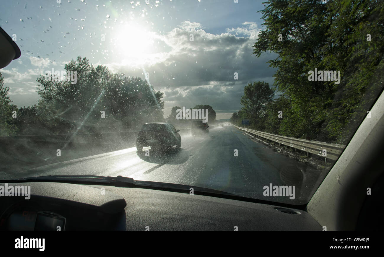 Car going fast on highway hi-res stock photography and images - Alamy