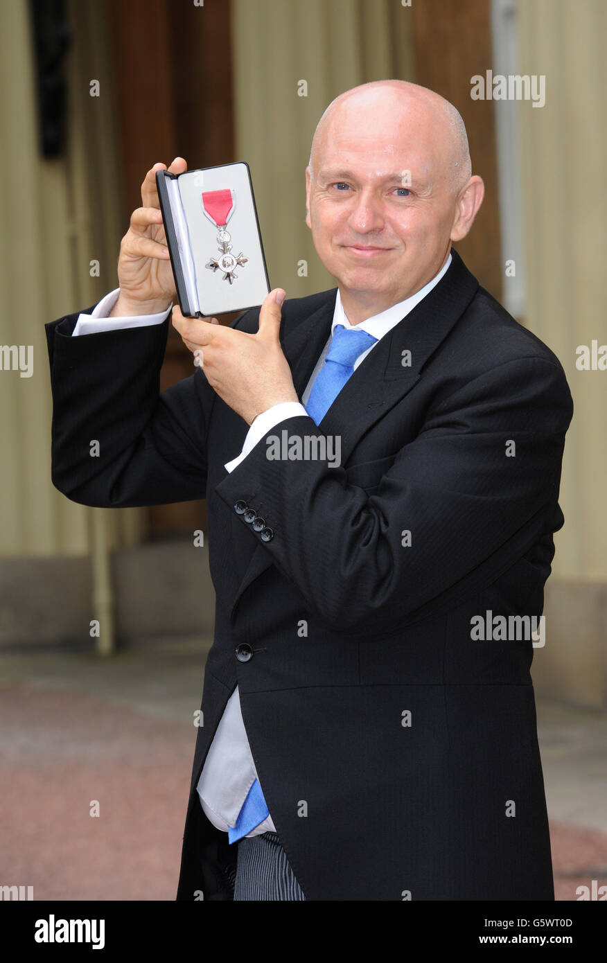Member order british empire mbe medal during hi-res stock photography ...