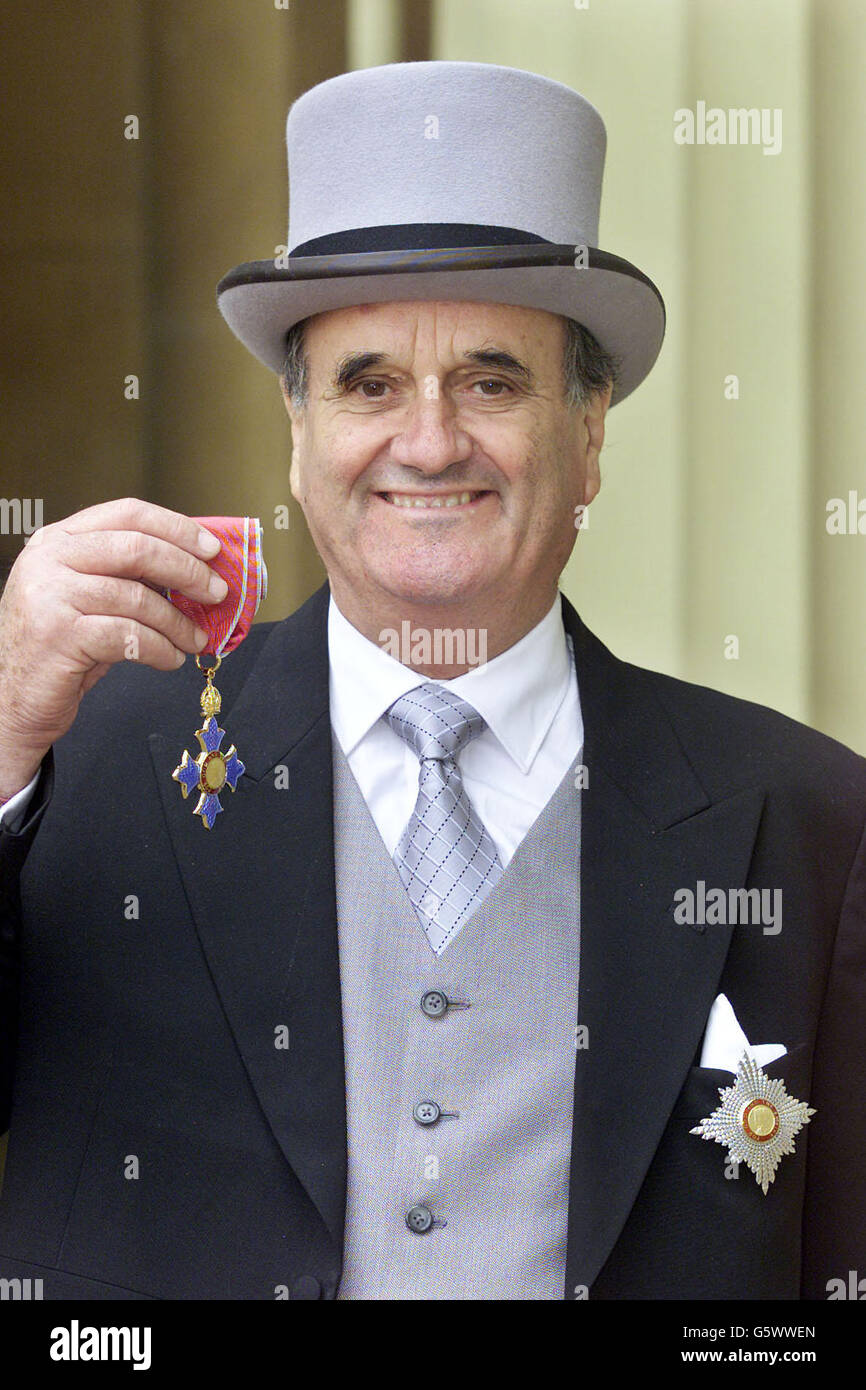 Mark tully hi-res stock photography and images - Alamy