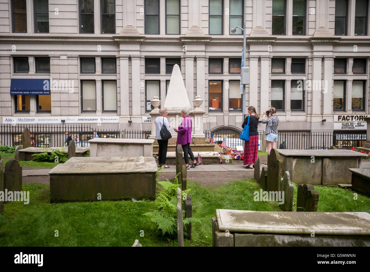 The grave of Alexander Hamilton in Trinity Church's cemetery in the ...