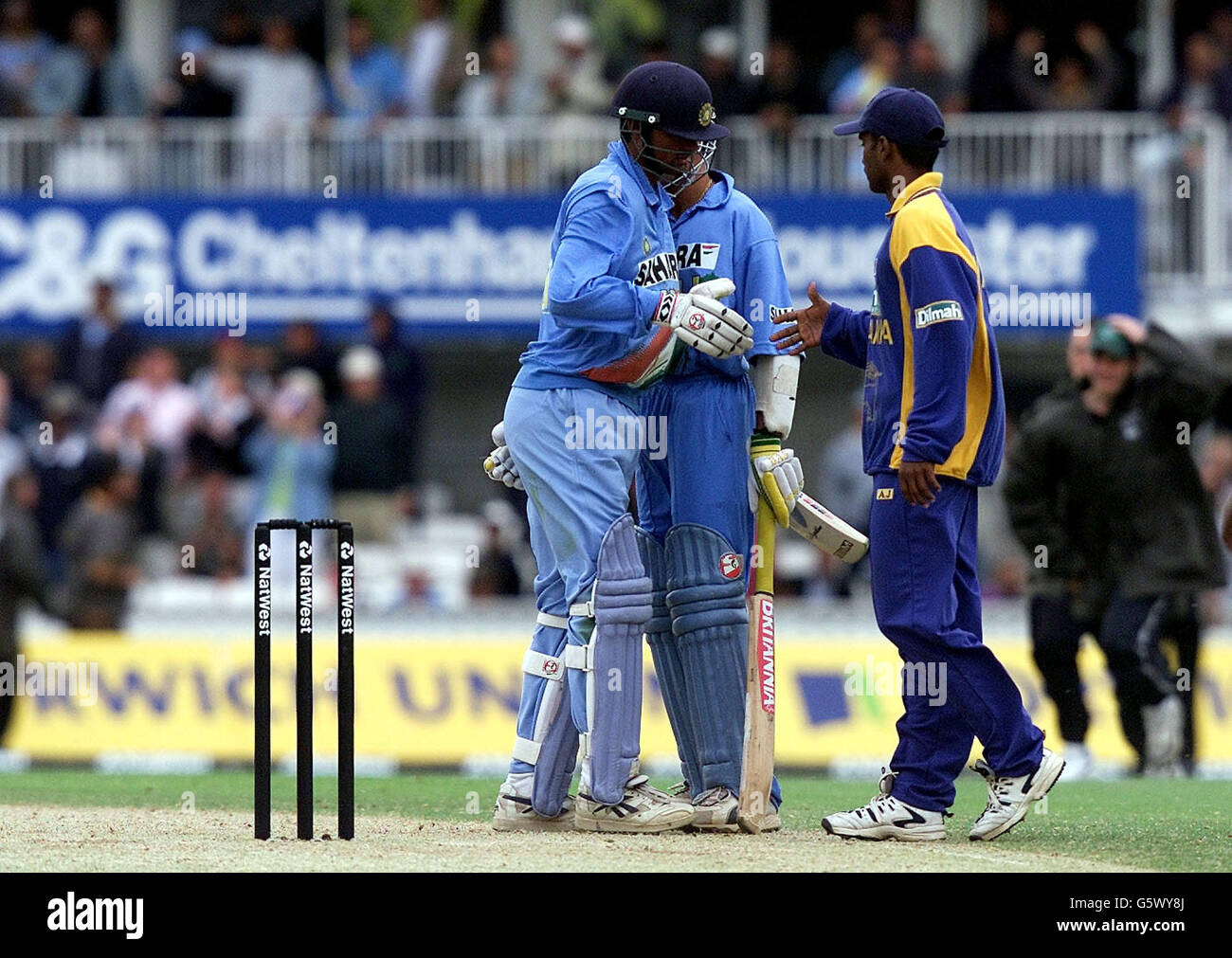Sri Lanka's Upul Chandana offers his congratulations to the victorious ...