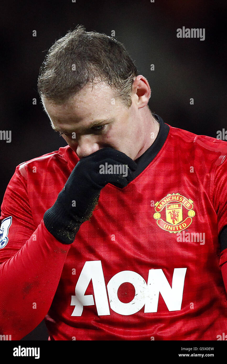 Wayne rooney sad hi-res stock photography and images - Alamy