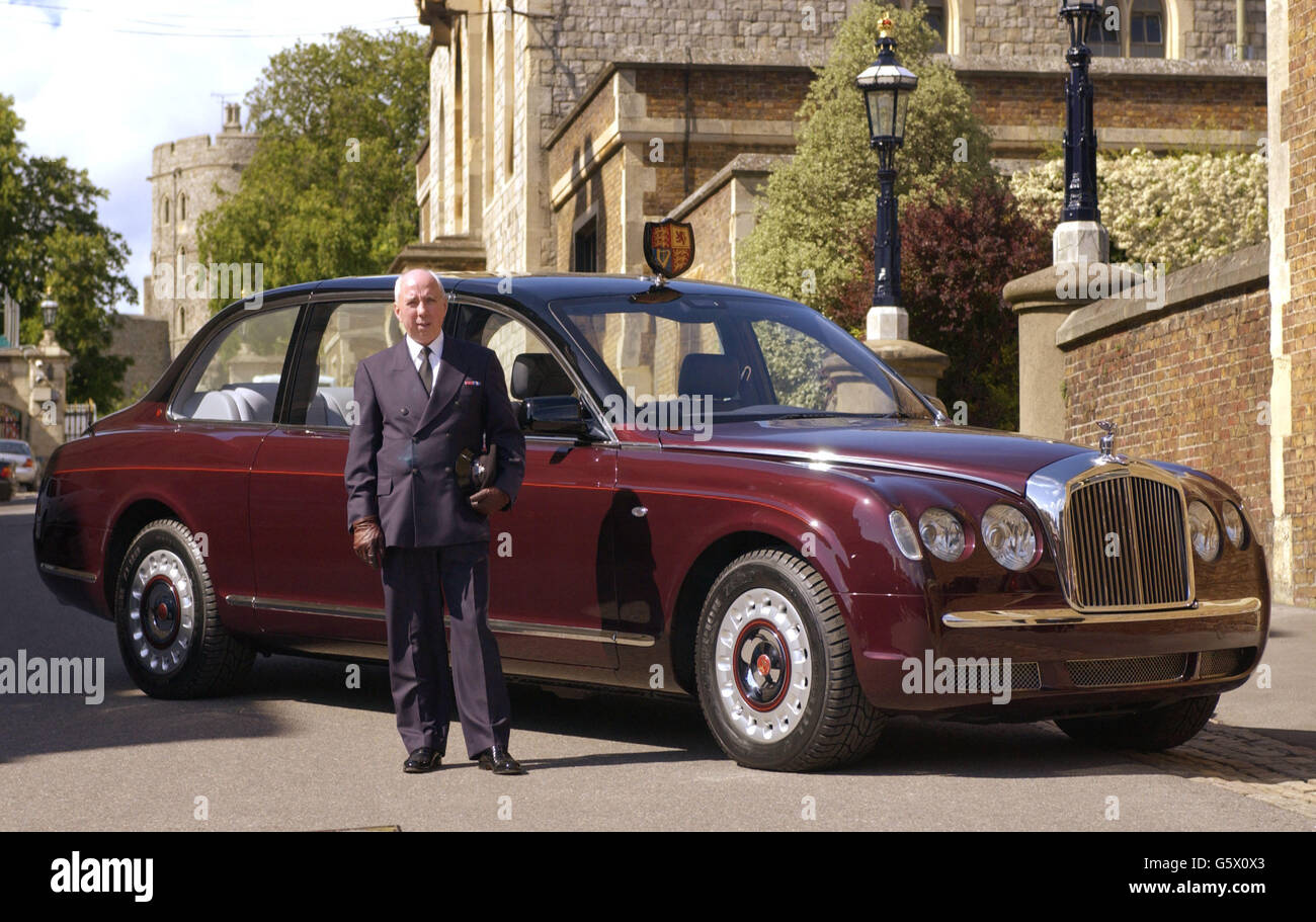Bentley queen state limousine windsor hi-res stock photography and ...