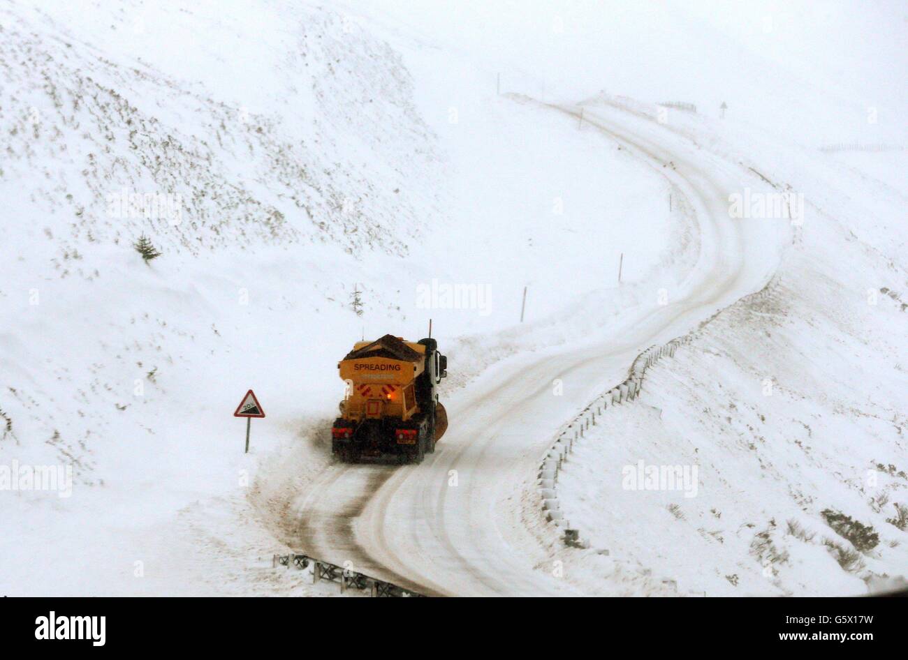 Tomintoul winter hi-res stock photography and images - Alamy