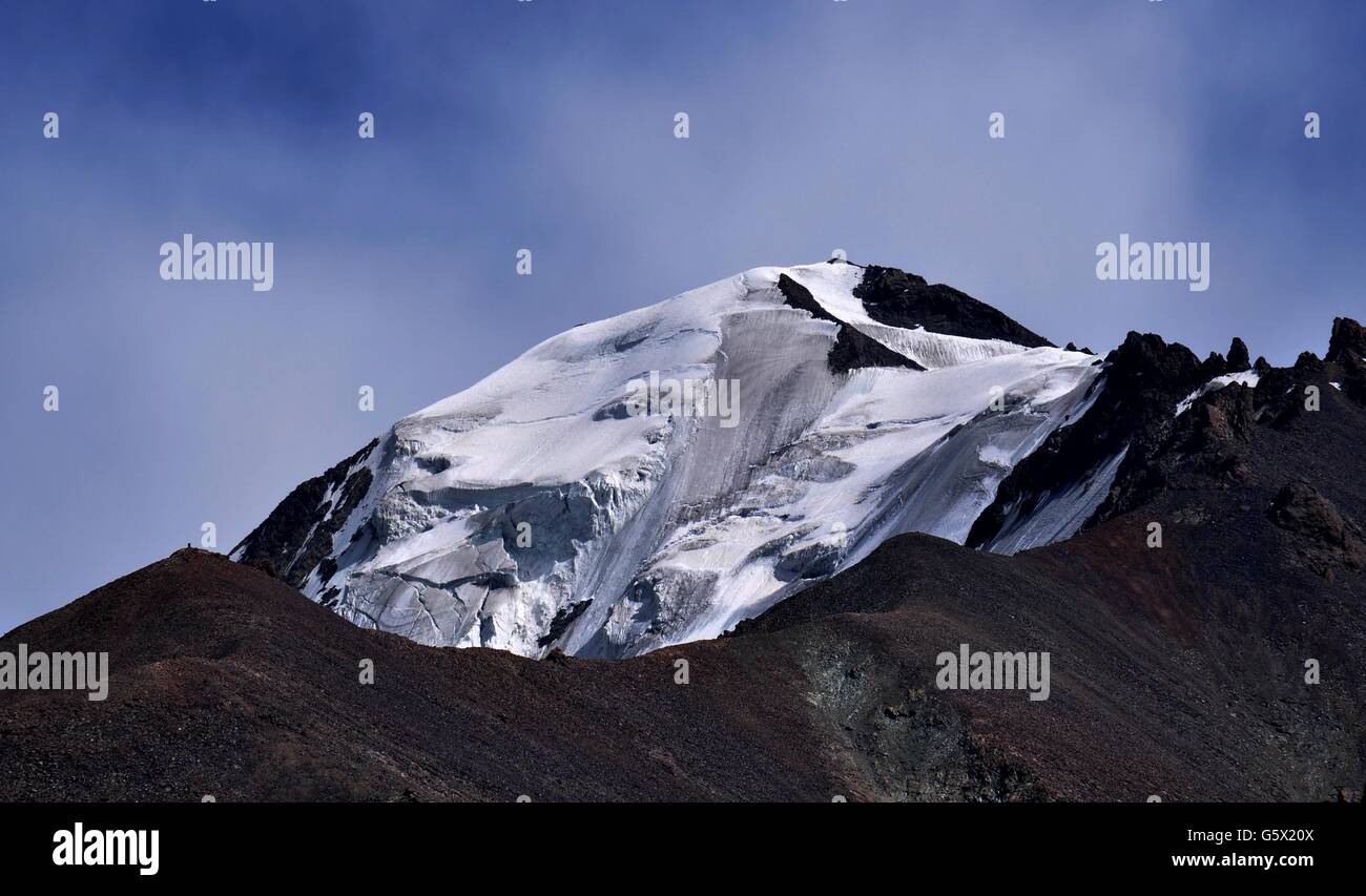 snow peak Stock Photo - Alamy