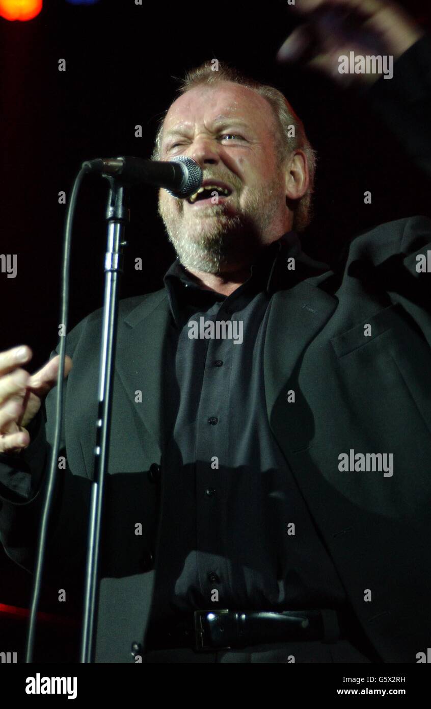 Joe Cocker live in concert Stock Photo - Alamy