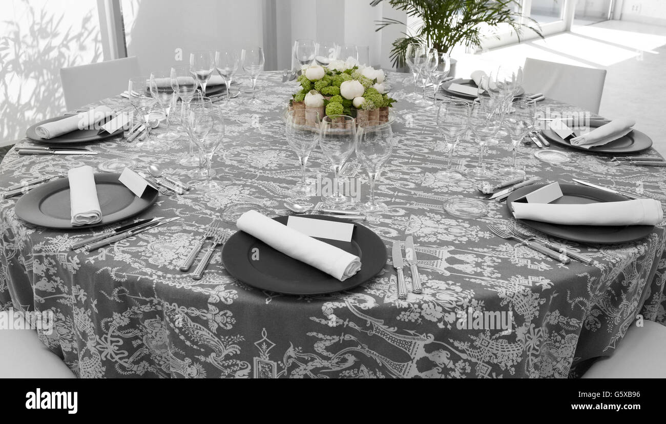 Side view elegant silver hi-res stock photography and images - Alamy