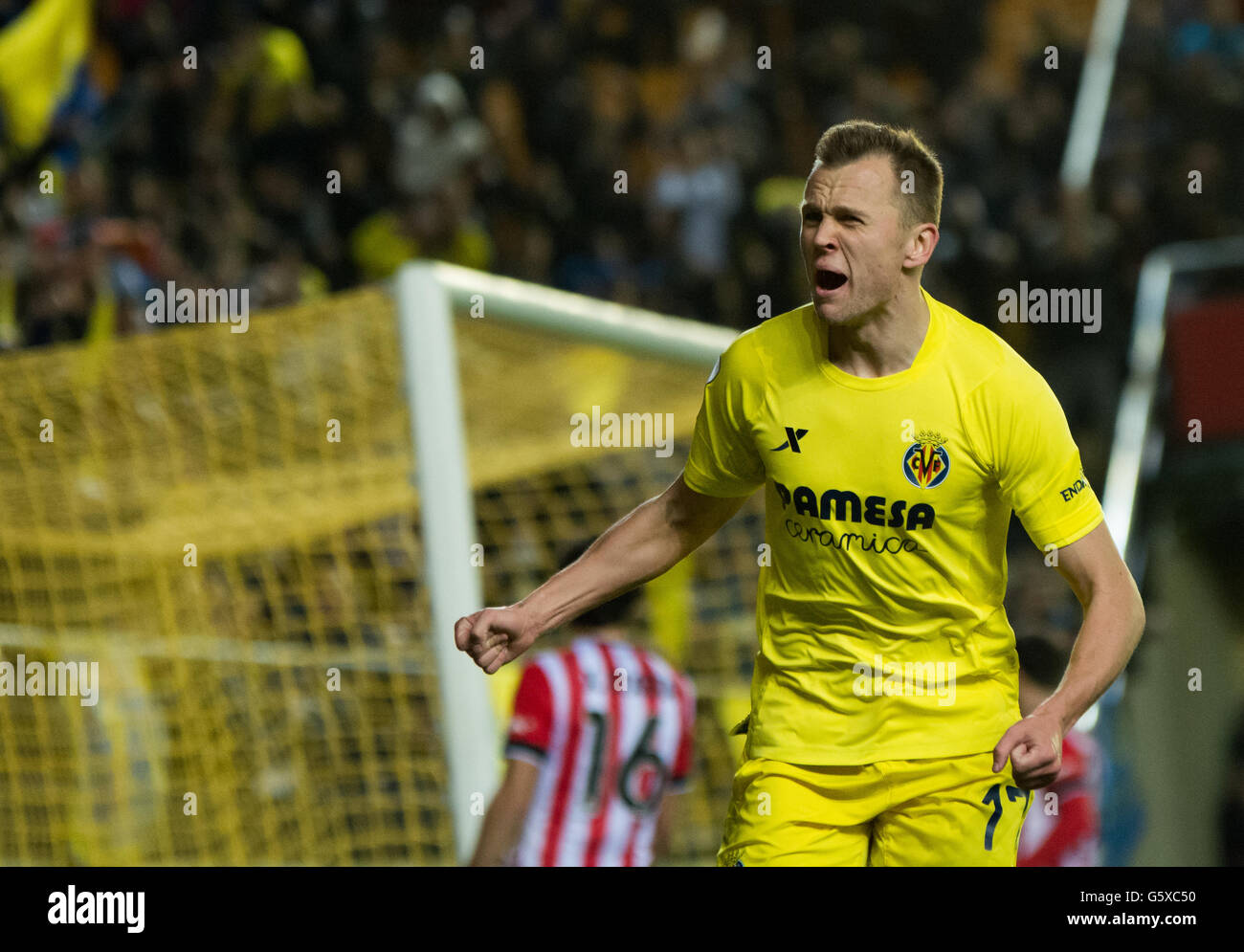 Denis Cheryshev celebrate a goal with Villarreal team Stock Photo - Alamy