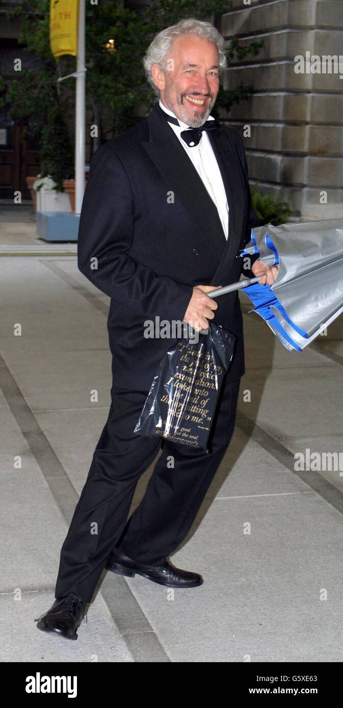 Simon callow actor hi-res stock photography and images - Alamy