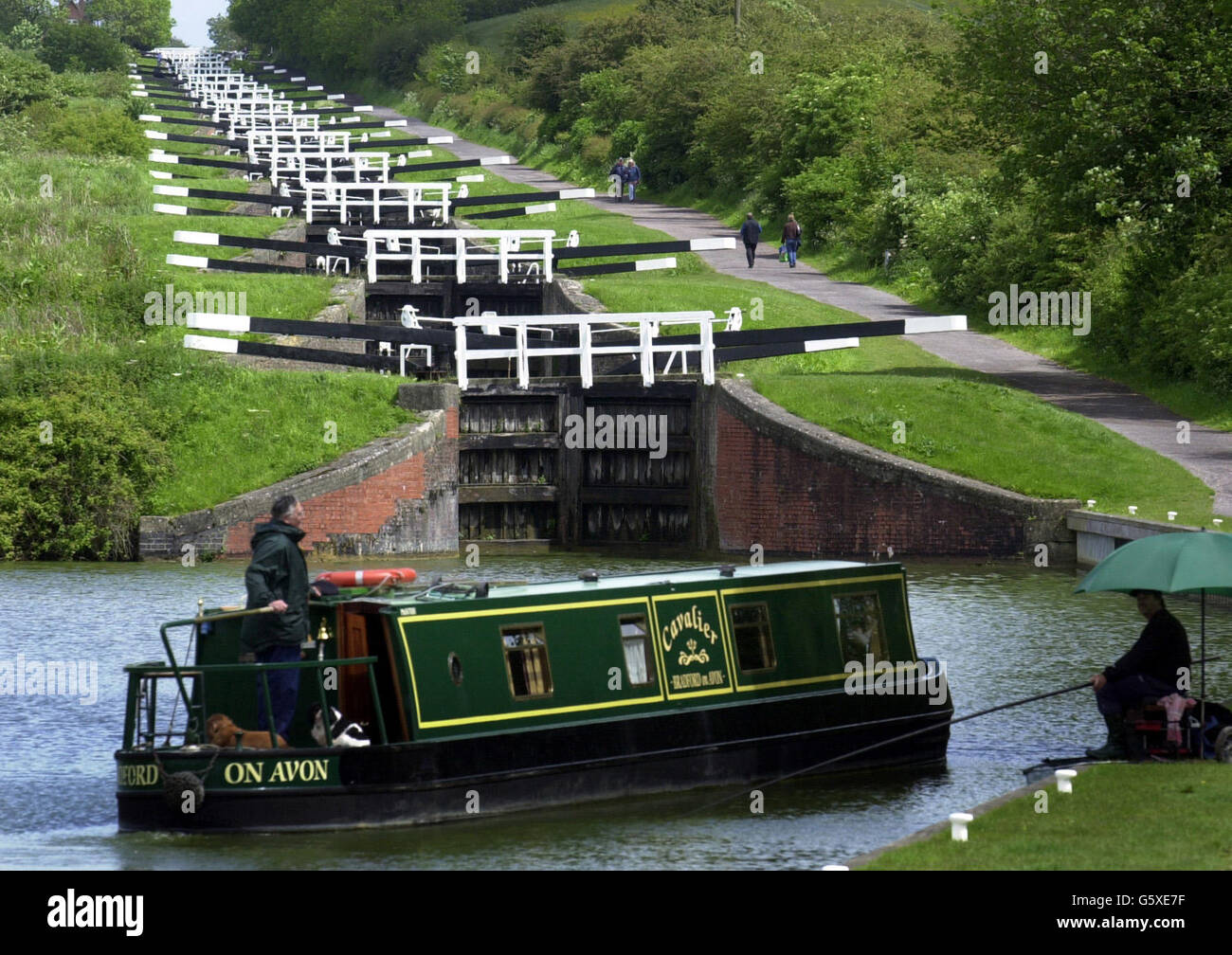 Canal barge lock narrowboat landmarksbook hi-res stock photography and ...