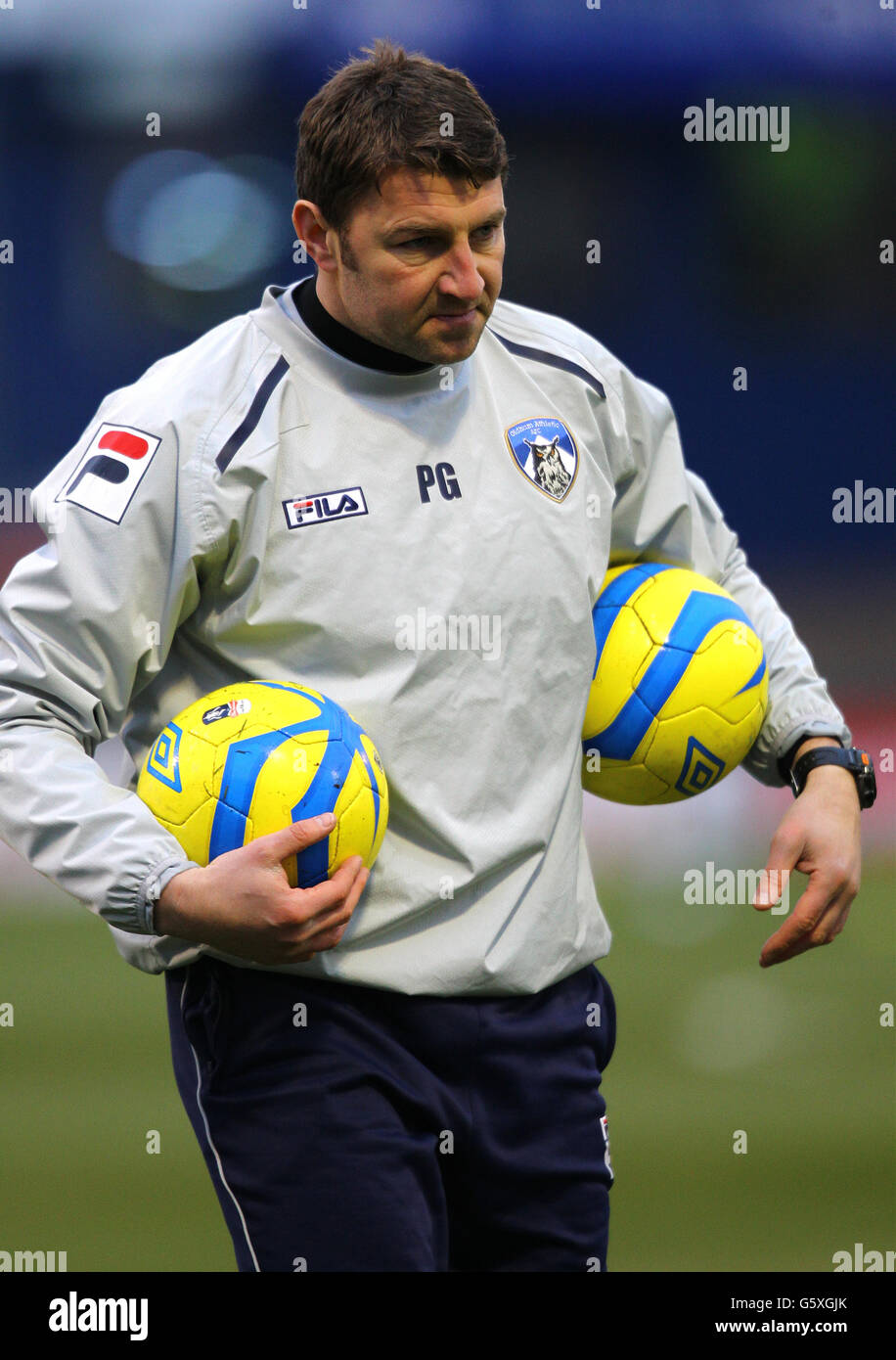 Oldham athletic goalkeeping coach hi-res stock photography and images ...