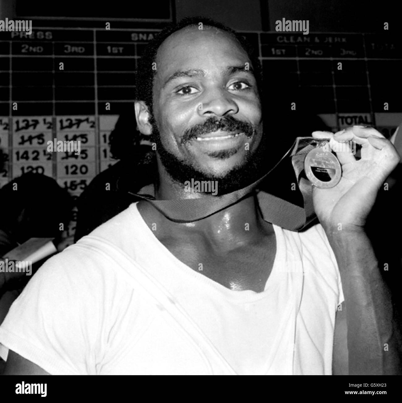 Gold medal commonwealth games Black and White Stock Photos & Images - Alamy