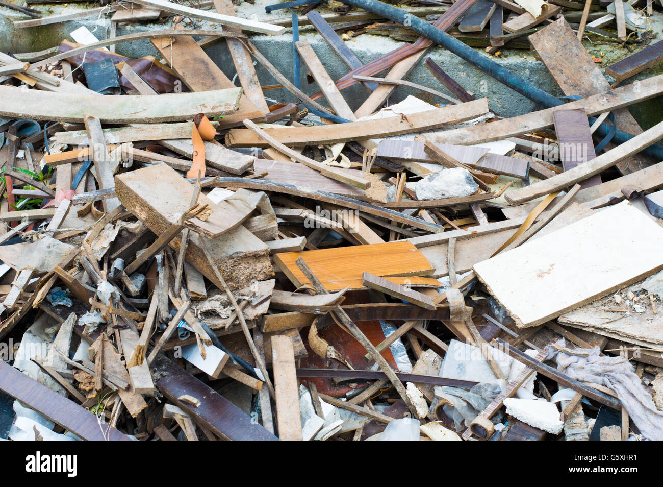 Pile of wooden and metal scrap Stock Photo - Alamy