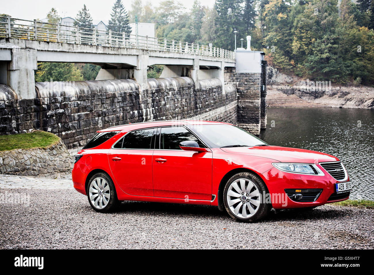 New Saab 9-5 Linear SportCombi 2.0 TTiD Stock Photo - Alamy
