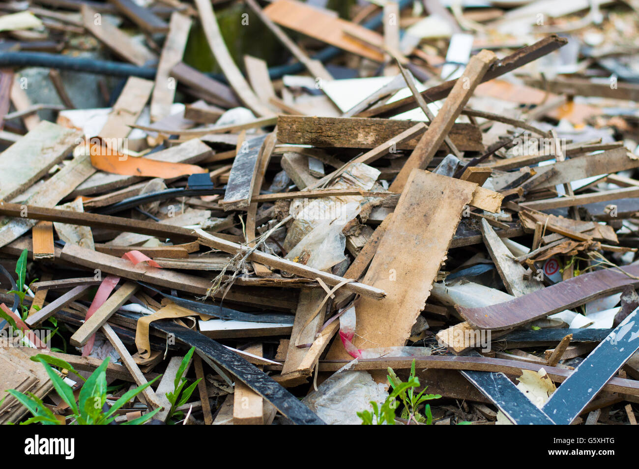 Pile of wooden and metal scrap Stock Photo - Alamy
