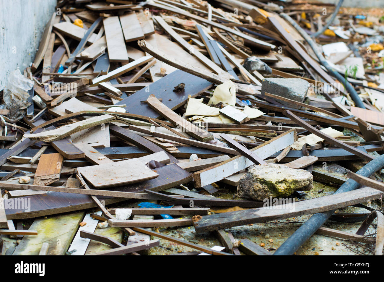 Pile of wooden and metal scrap Stock Photo - Alamy