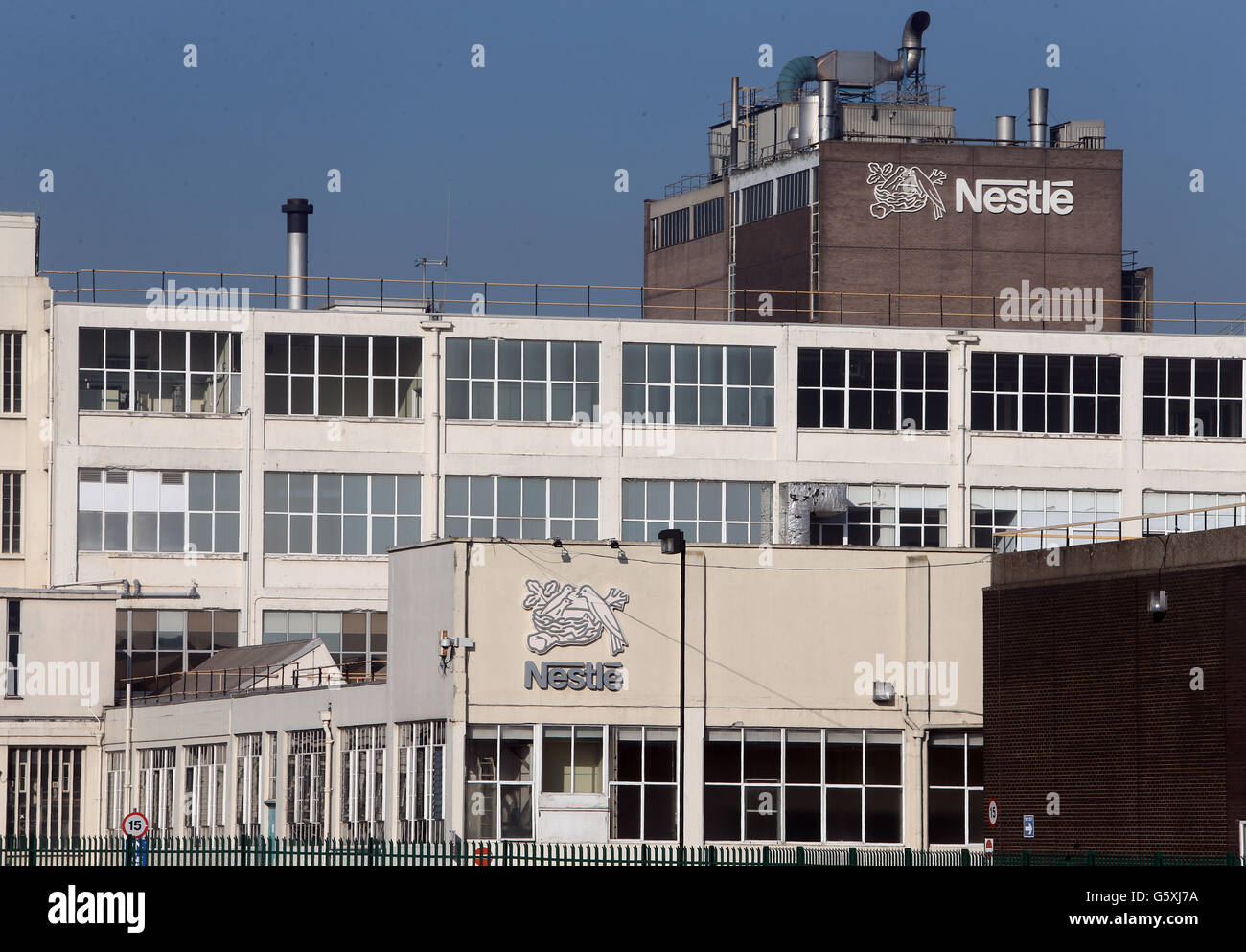 A general view of the Nestle factory in Hayes, Middlesex Stock Photo ...