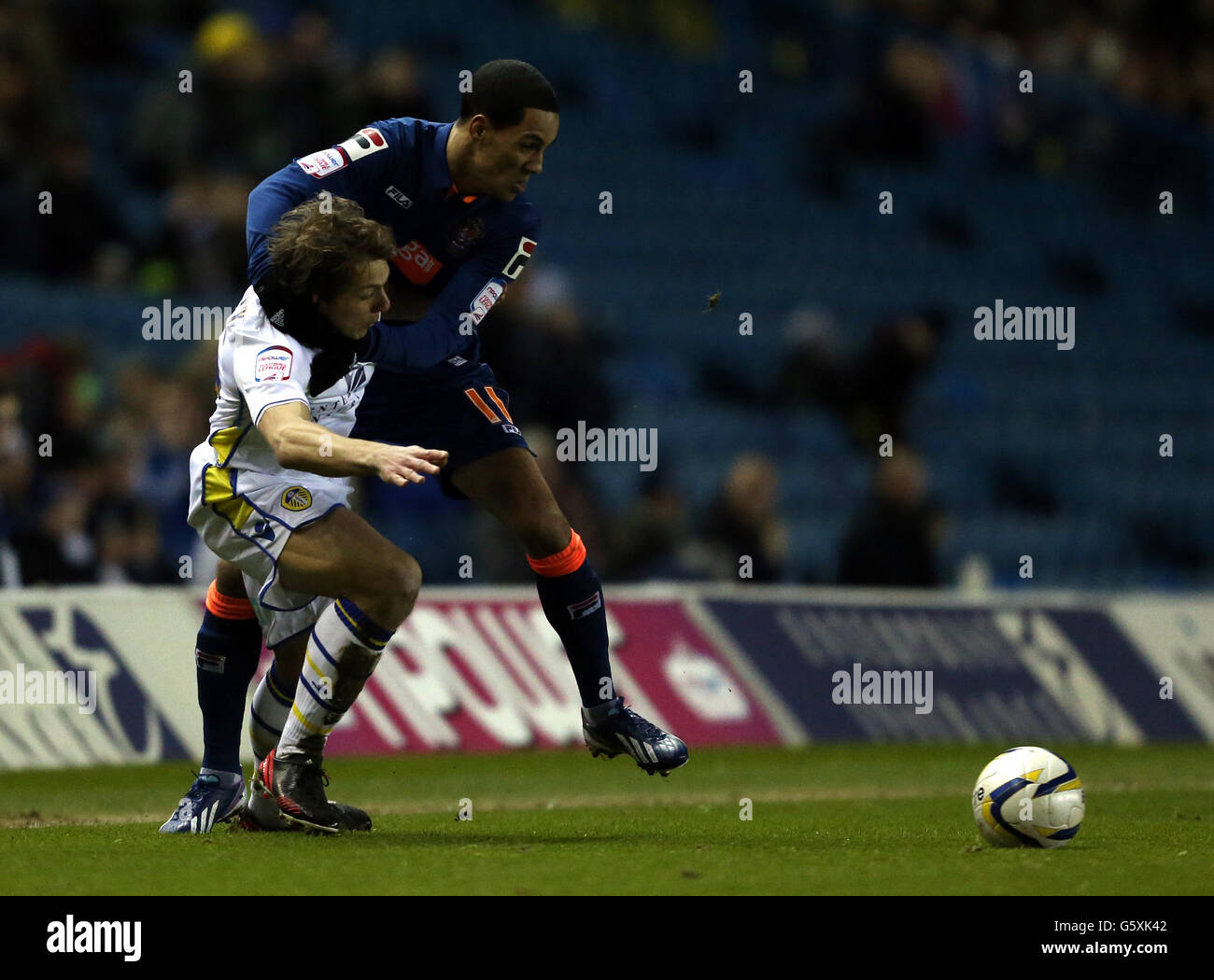 Leeds uniteds stephen warnock and blackpools thomas ince hi-res stock ...