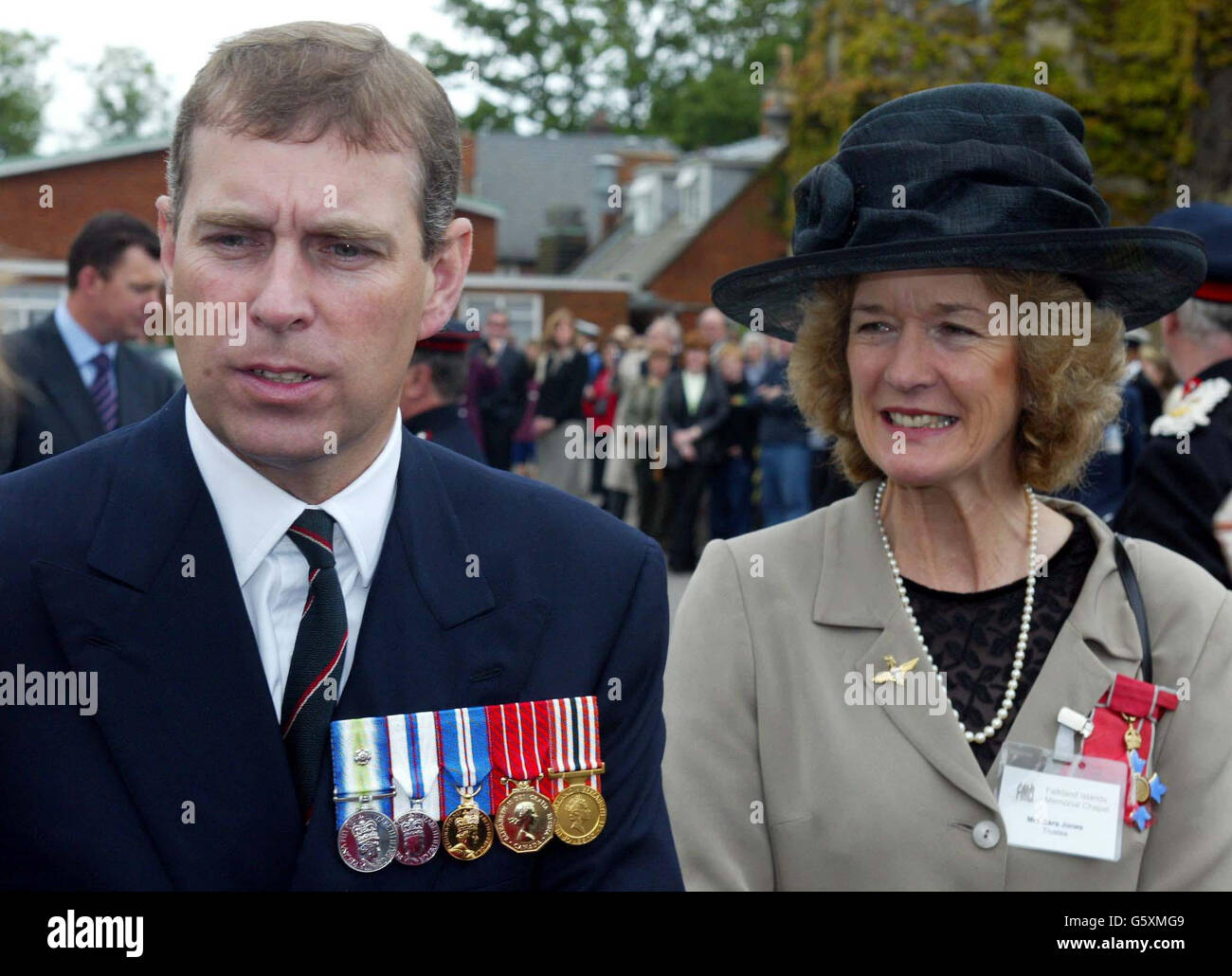 Prince Andrew Jones Falklands memorial Stock Photo - Alamy