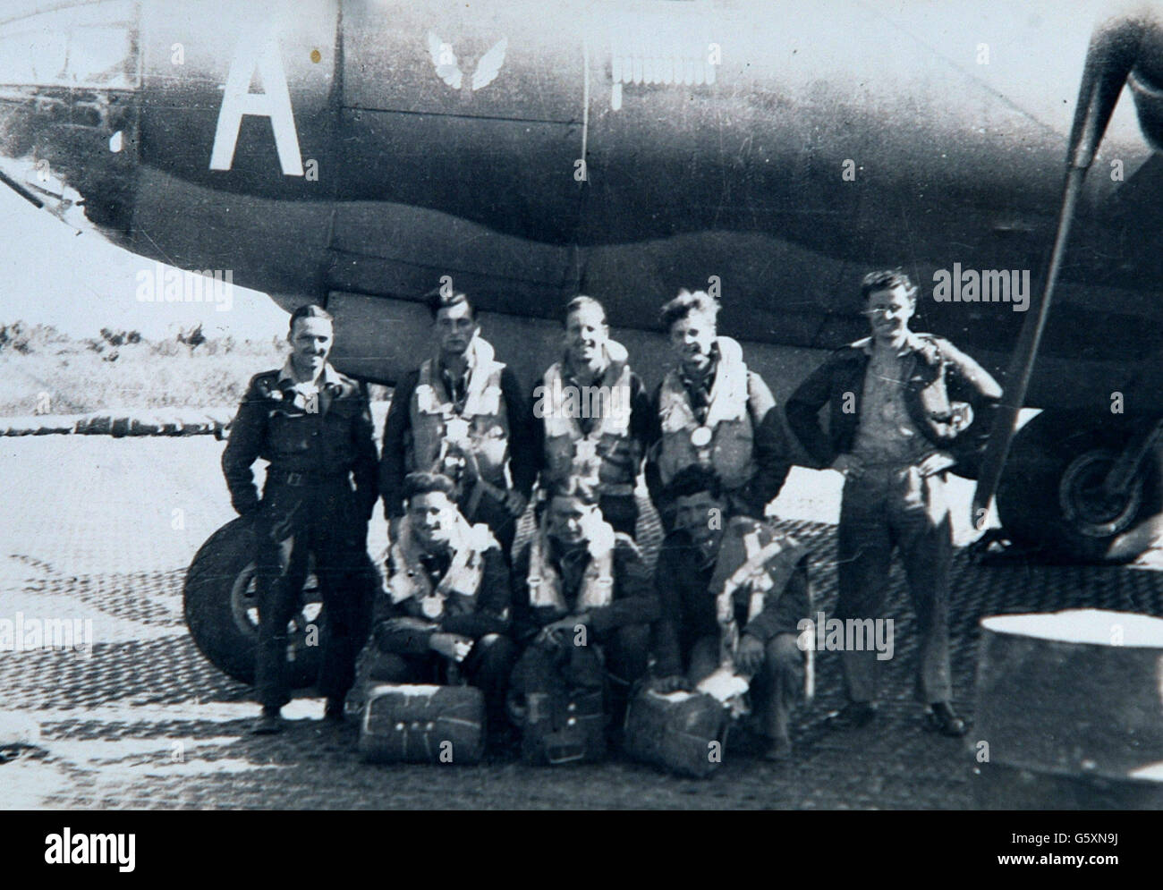 Two raf bomber crew hi-res stock photography and images - Alamy