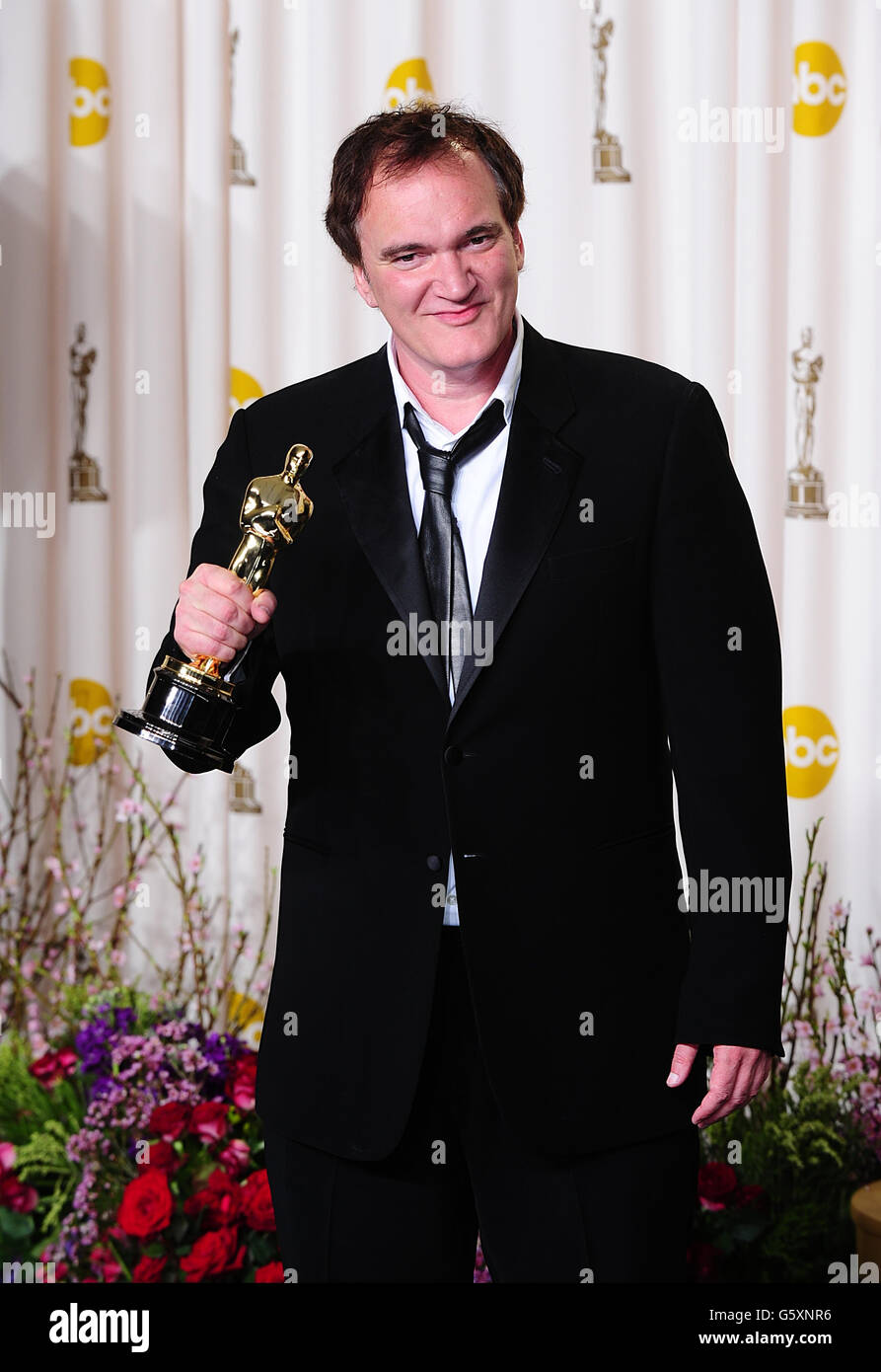 Quentin Tarantino with the oscar for best original screenplay reveived ...