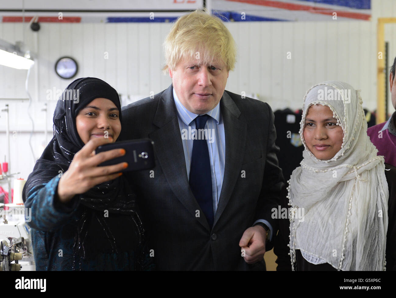 Mayor visits clothing manufacturer Stock Photo - Alamy