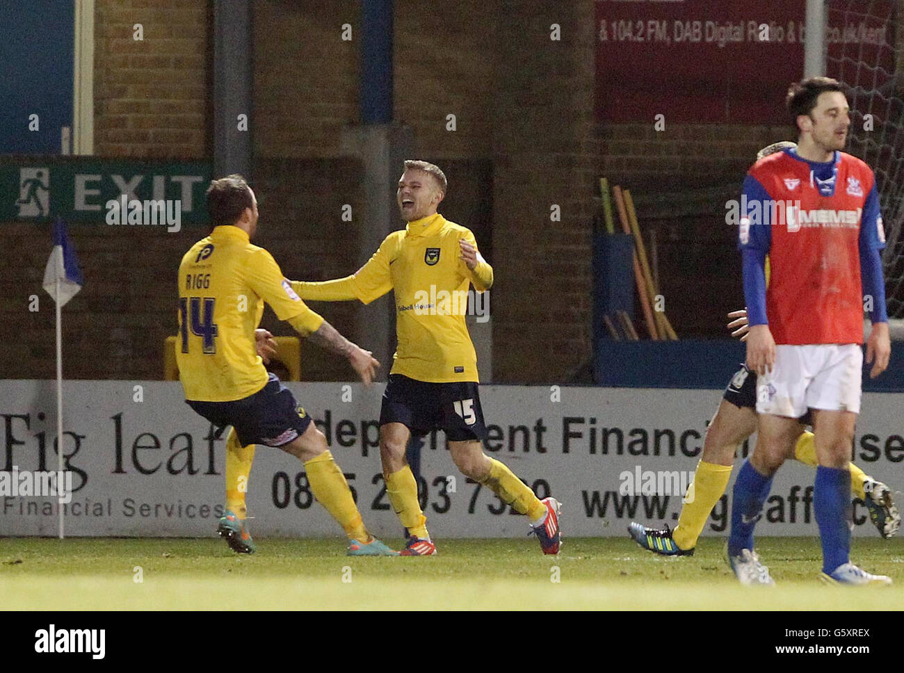 Gillingham town v oxford united hi-res stock photography and images - Alamy