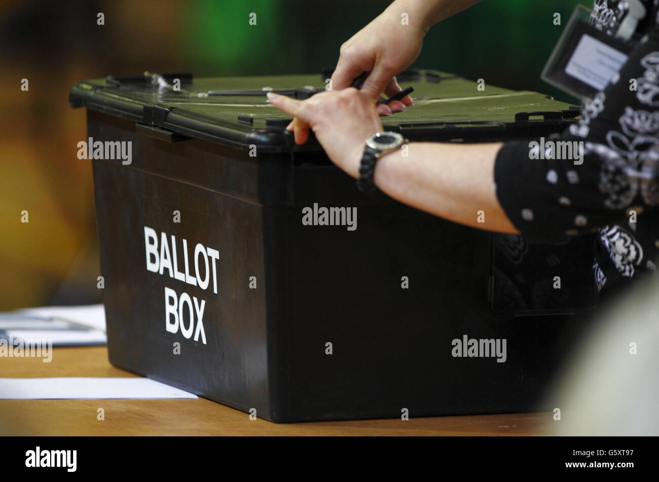The first ballot boxes arrive for counting at Fleming Park in Eastleigh ...