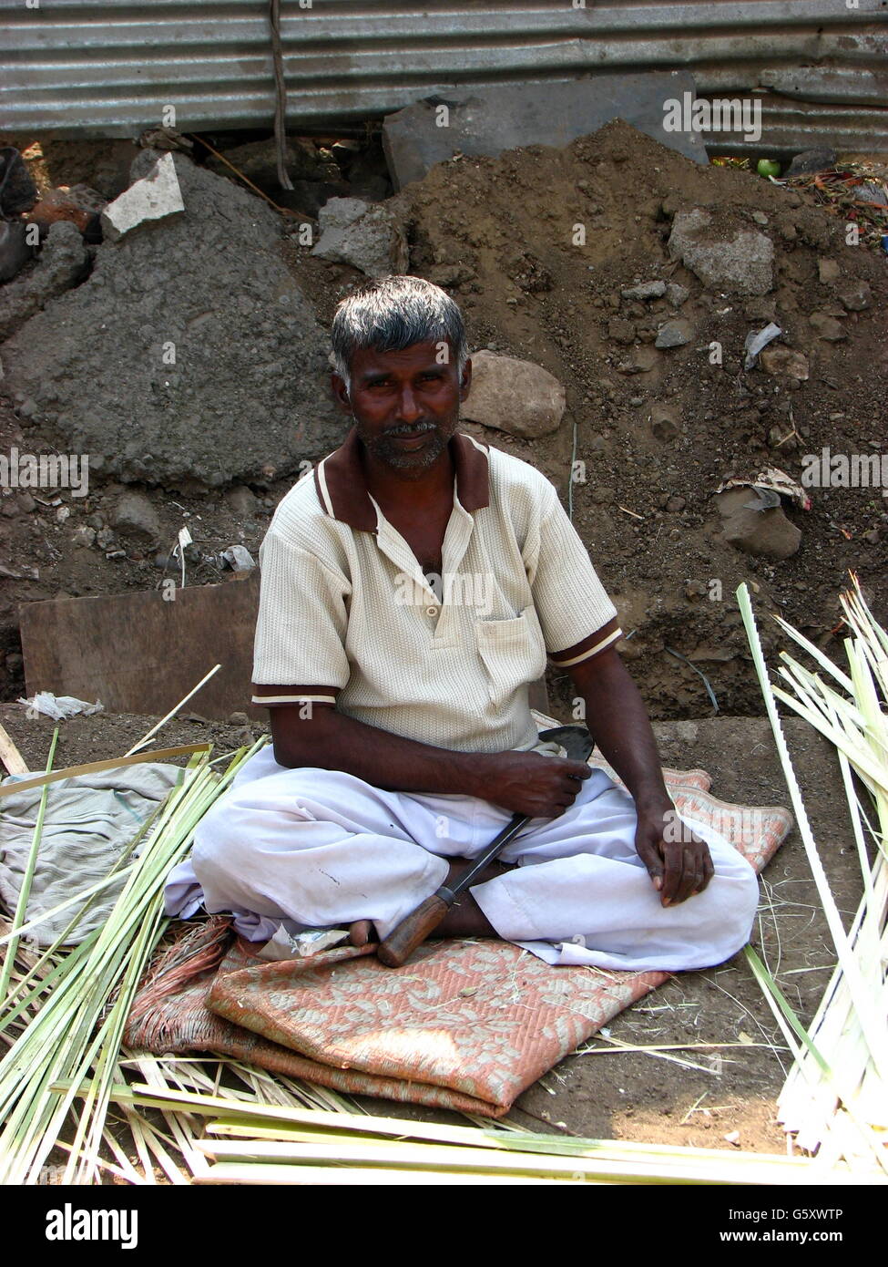 Guys indians hi-res stock photography and images - Alamy