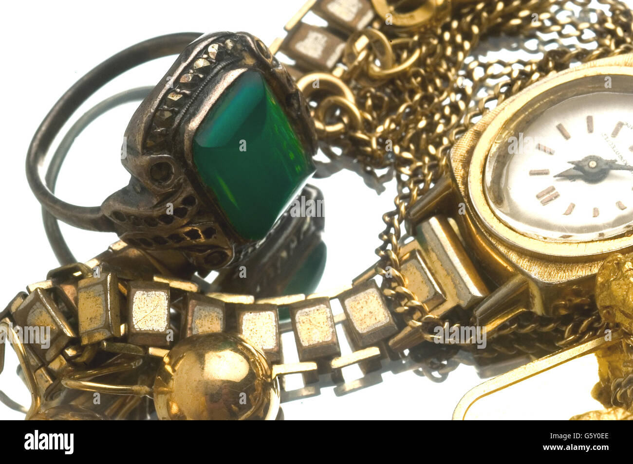 Gold jewels to illustrate the recovery of old jewels for the recycling ...