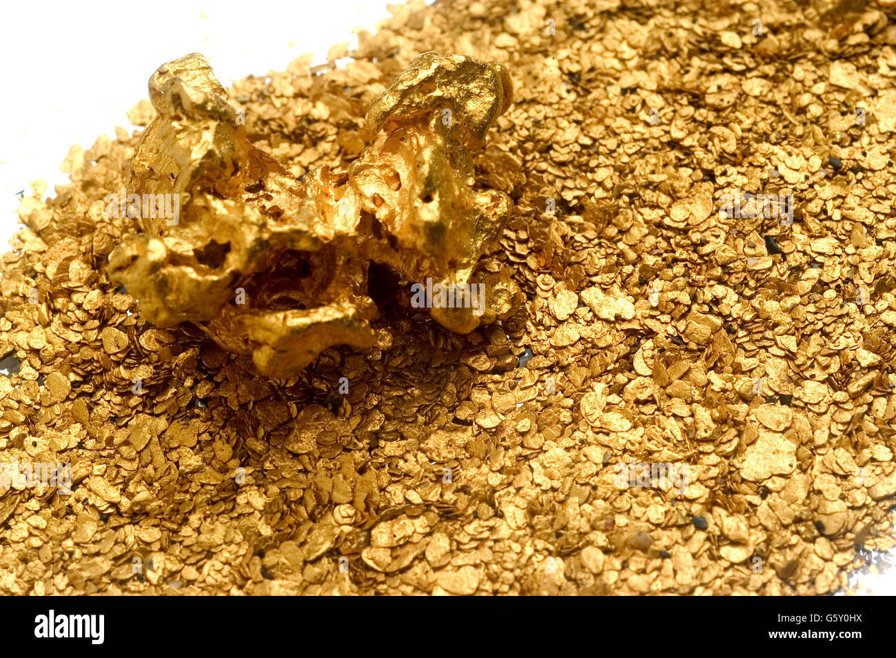 Gold jewels to illustrate the recovery of old jewels for the recycling ...