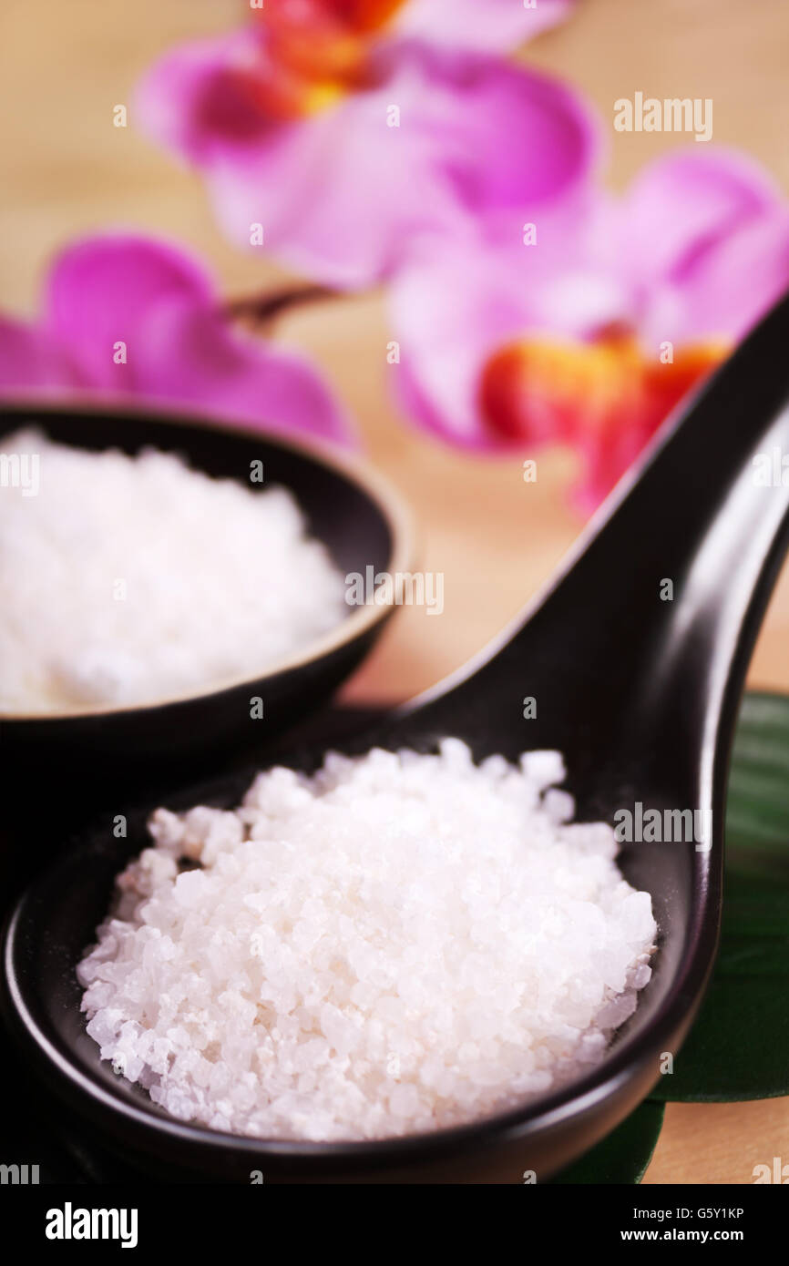 Pure white table salt hi-res stock photography and images - Alamy