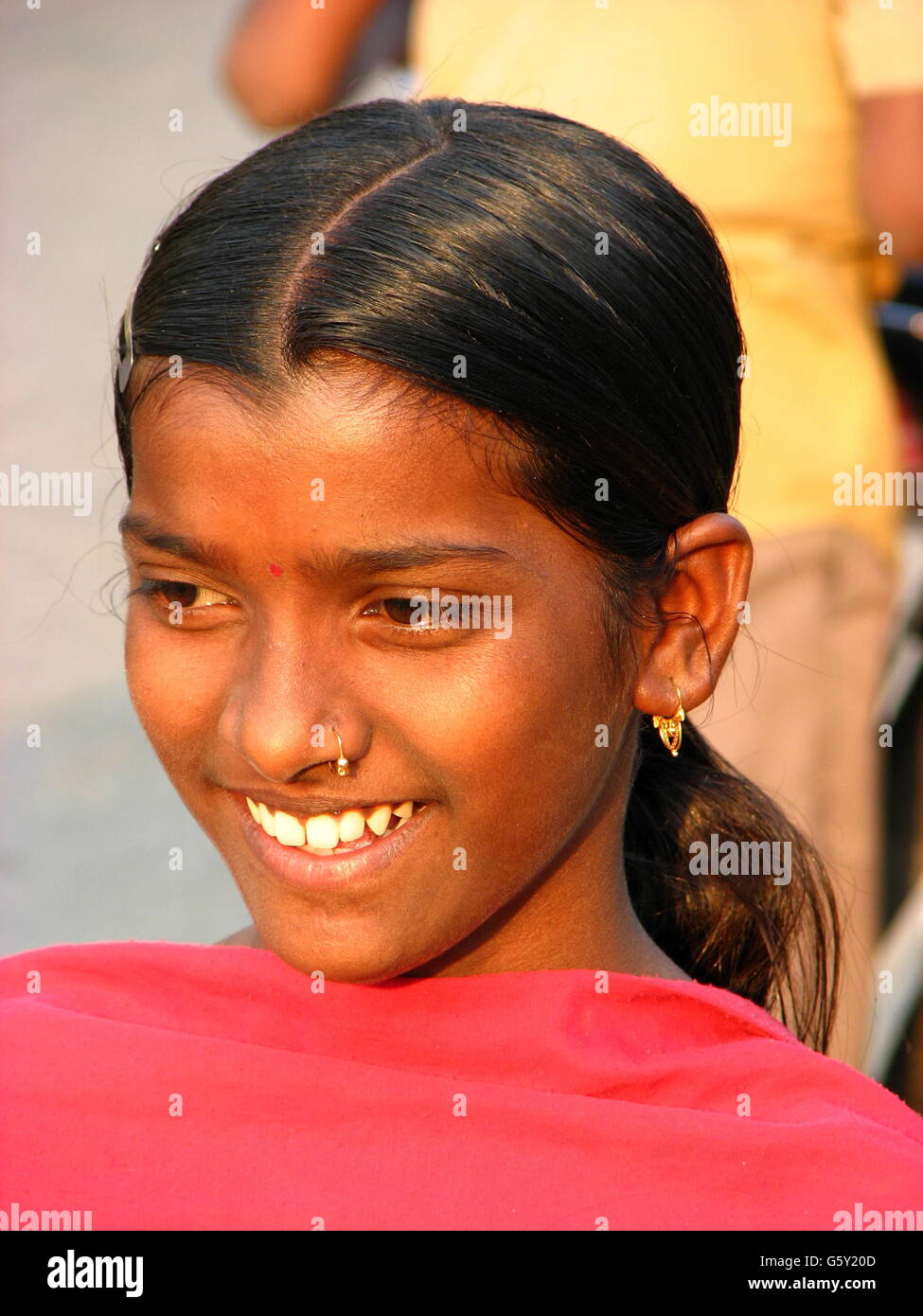 Indian poor girl smile hi-res stock photography and images - Alamy