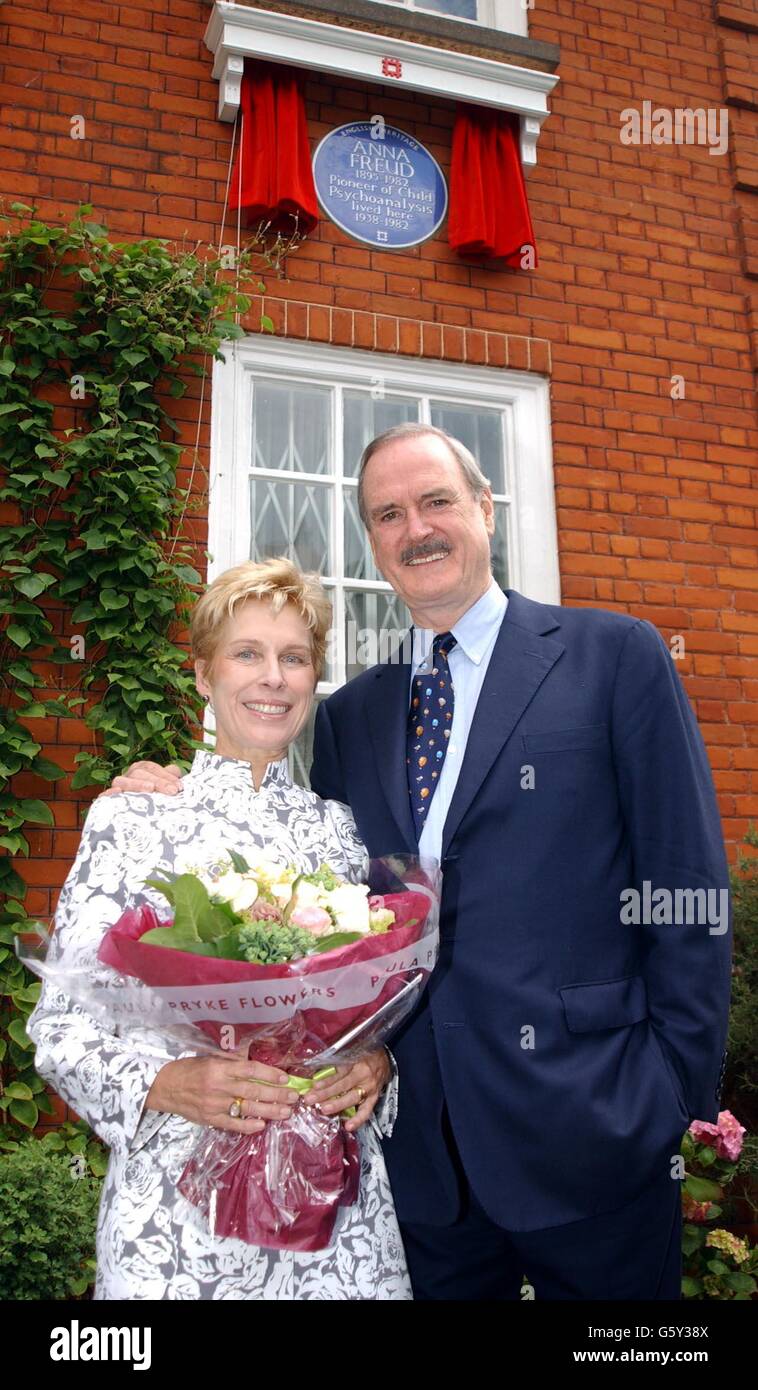 John cleese and his daughter hi-res stock photography and images - Alamy