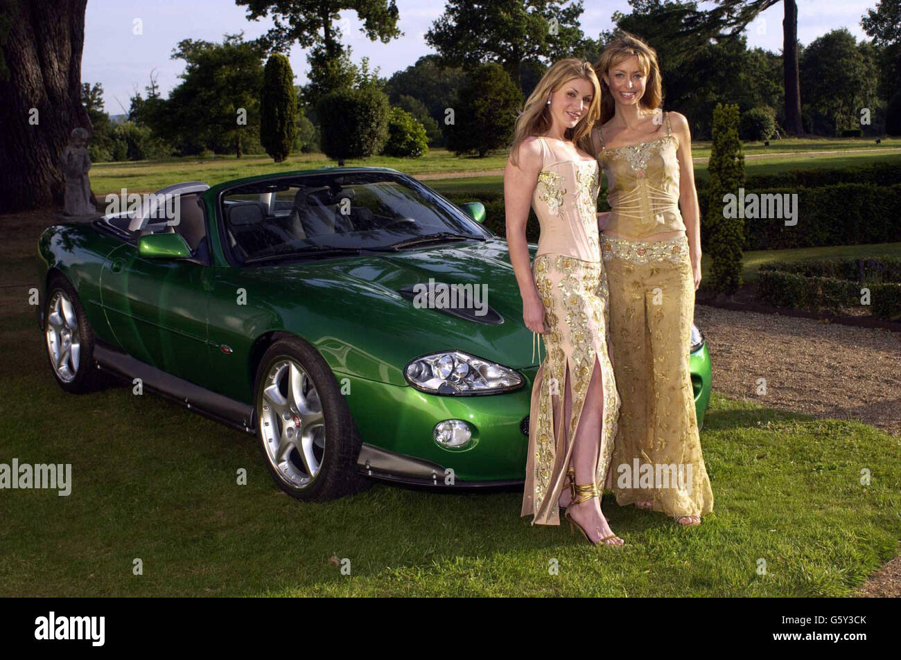 007 James Bond Gala Dinner - The Operababes Stock Photo - Alamy