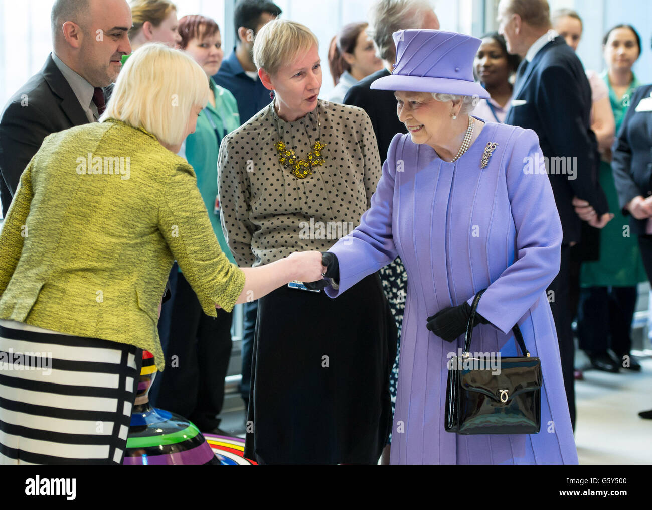 The Queen meets staff during her tour to open the new Royal London ...